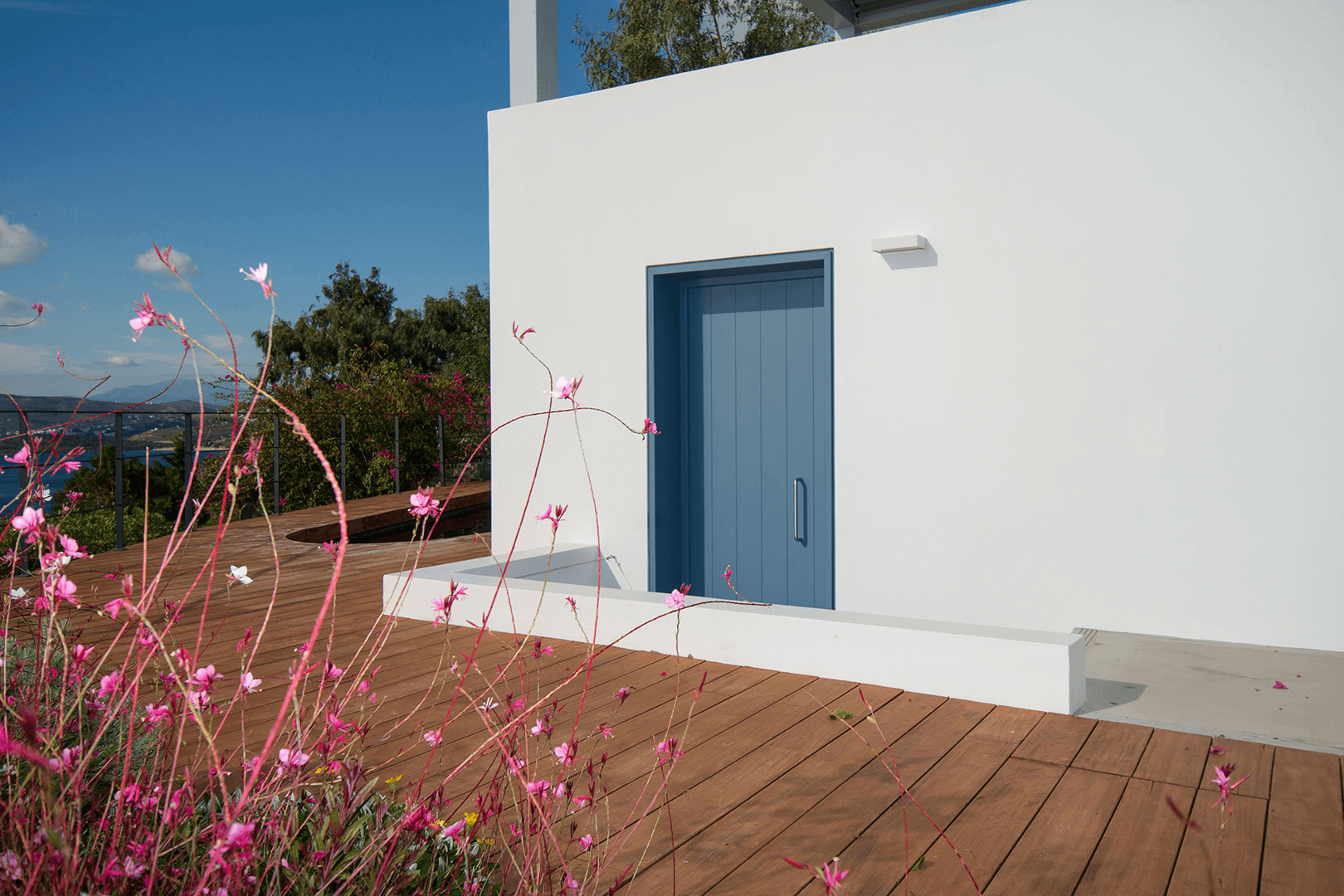 Blue Frames Summer House - ek magazine | Architectural Publications